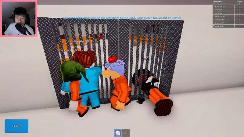 小飞象解说Roblox越狱故事模拟器可怕怪物监狱逃生!