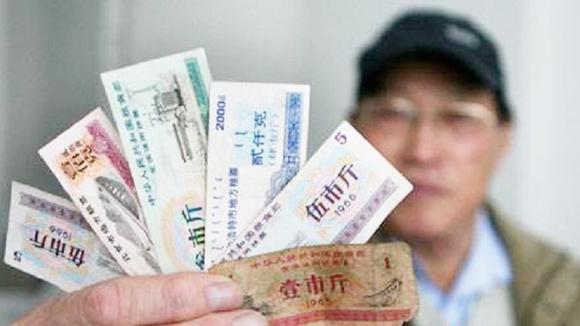 以前的老粮票,现在一张到底价值多少钱?说出来你可能觉得太夸张