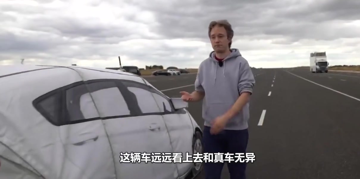 自动刹车有用么?小哥亲自尝试,结果有点出乎意料