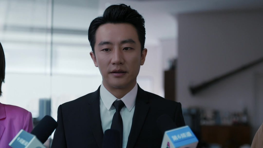 《创业时代》郭鑫年彻底火了 被人采访的郭鑫年竟会如此紧张