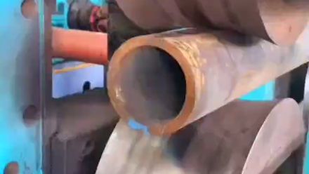 无缝钢管制作成方管