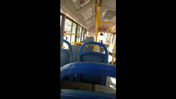 攀枝花104路公交车空了哈哈人下完了哈哈