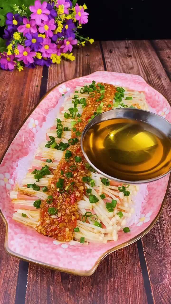 蒜蓉金针菇最好吃的做法,不用煮不用炒,一看就会,你学废了吗?