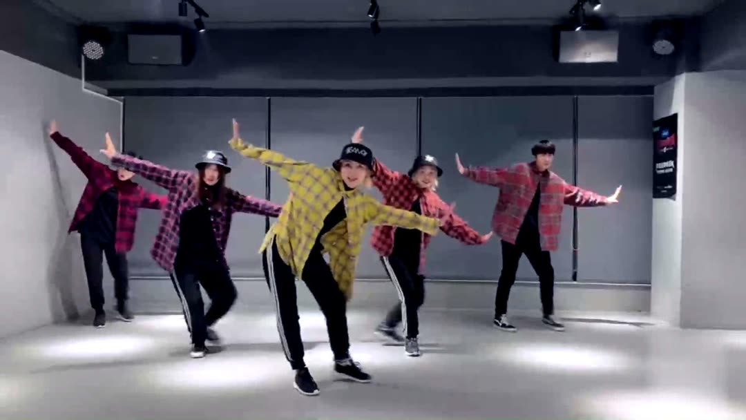 2019热门舞蹈视频 翻跳《一笑倾城》最火抖音舞蹈