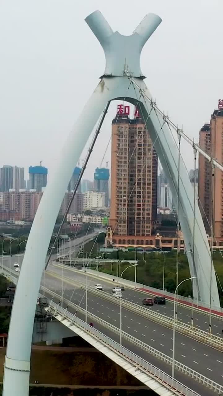 有的歌词非常简单但很容易直触心底城市记忆无人机航拍每一帧都是热爱