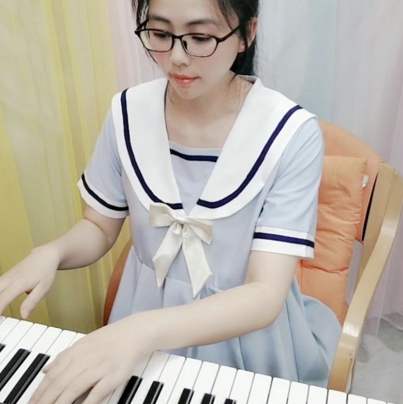琴初小鱼 