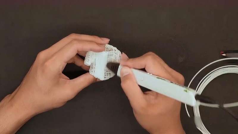 原来这就是3D打印笔!画出来的东西是立体的,回头我也得买一支!