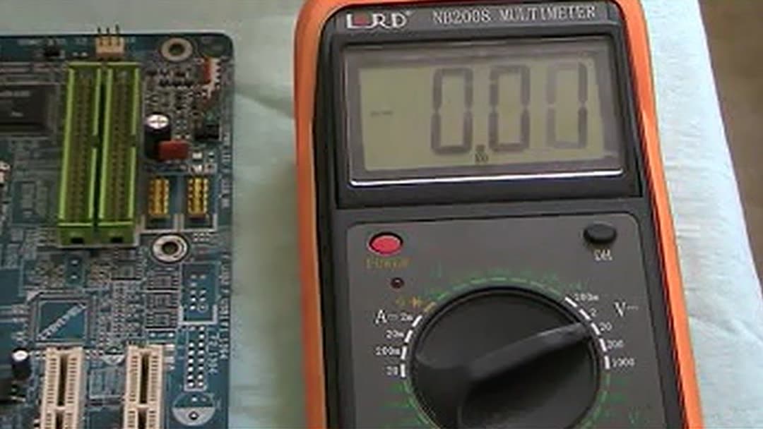 在路检测电路中的电解电容器