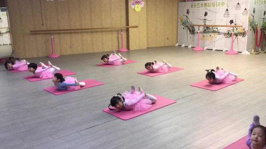 运动起来,舞蹈就是一种高雅的运动