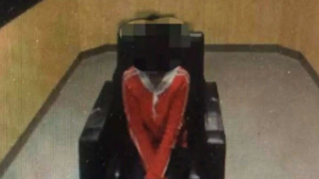 女子不慎将不雅视频发到业主群,失手来不及撤回,民警:不算违法