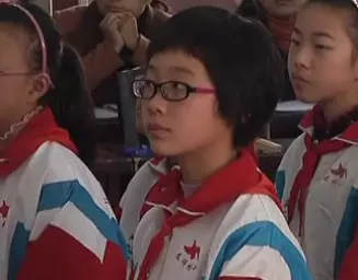 泰州市师专泰兴附属实验小学六(2)《诚信伴我行》