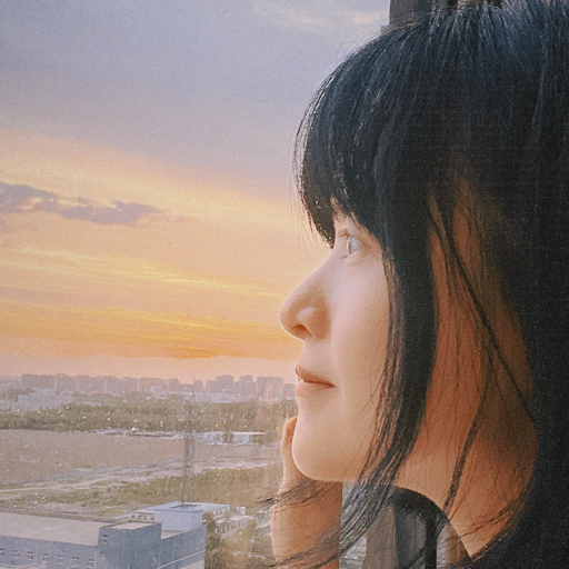 蓓蓓子最近在画画 