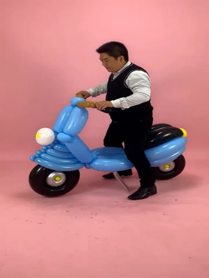 骑着我心爱的电动车,它永远不会堵车