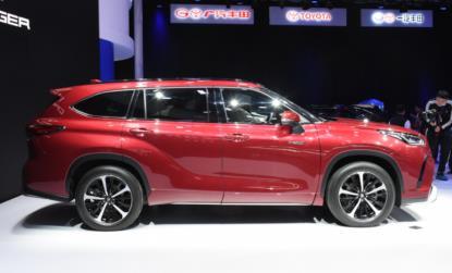 丰田皇冠陆放开启预售 搭载混合动力系统