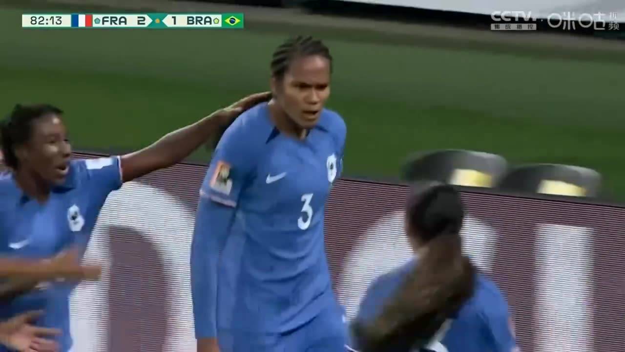 勒纳尔头球破门!女足世界杯:法国队2-1巴西反超比分!