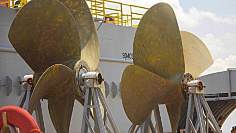 中国制造出160吨重的螺旋桨, 意味着什么?