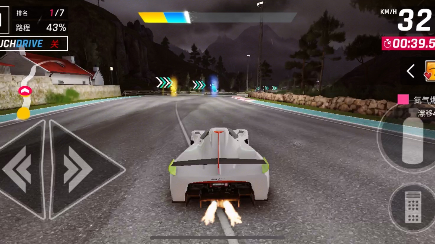 和一辆C蛇打得不分上下 但是极速是爹