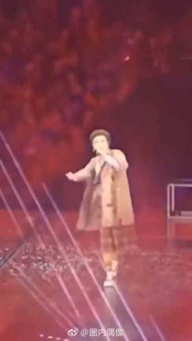 华晨宇2019新世界视频华晨宇2019火星演唱会饭拍