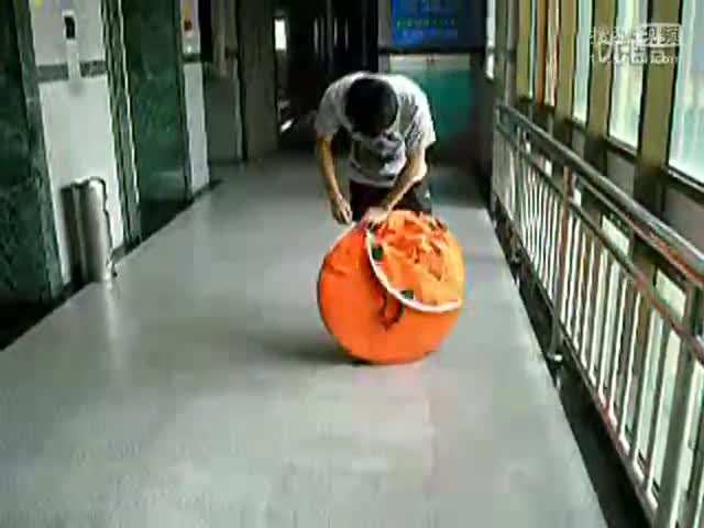 自动帐篷收叠步骤演示