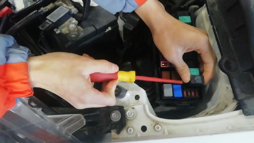 汽车常用继电器的类型及好坏判断方法