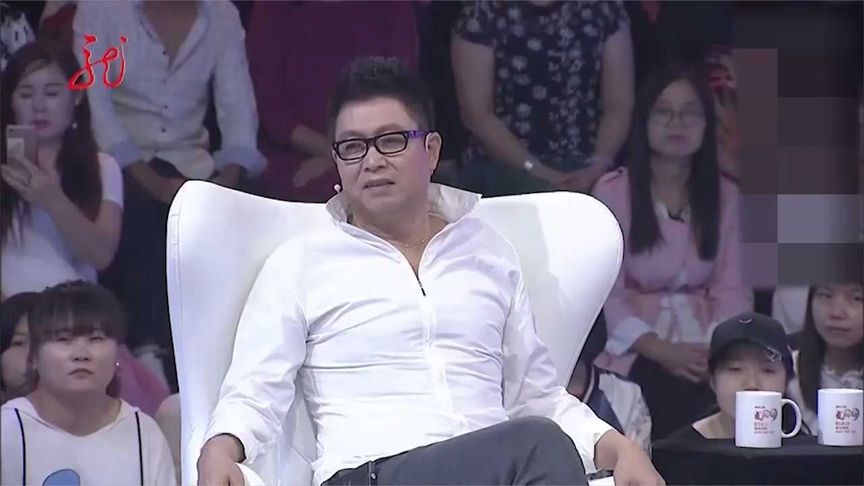 43岁女嘉宾与王为念走模特步,气场全开,男嘉宾忍不住为她按灯!