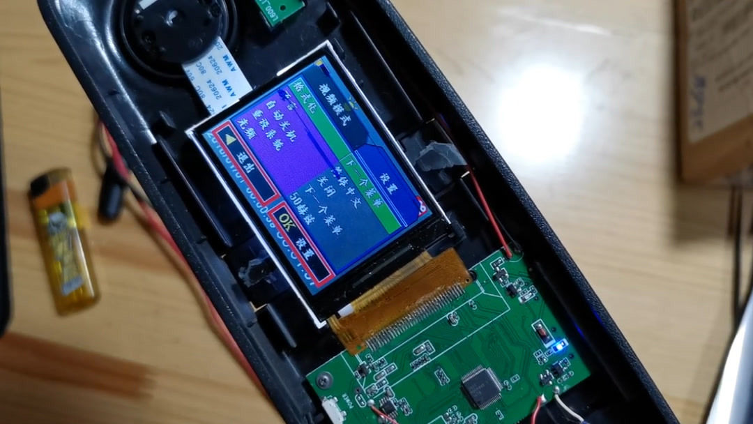 垃圾箱里捡了个行车记录仪!里面还有张内存卡呢