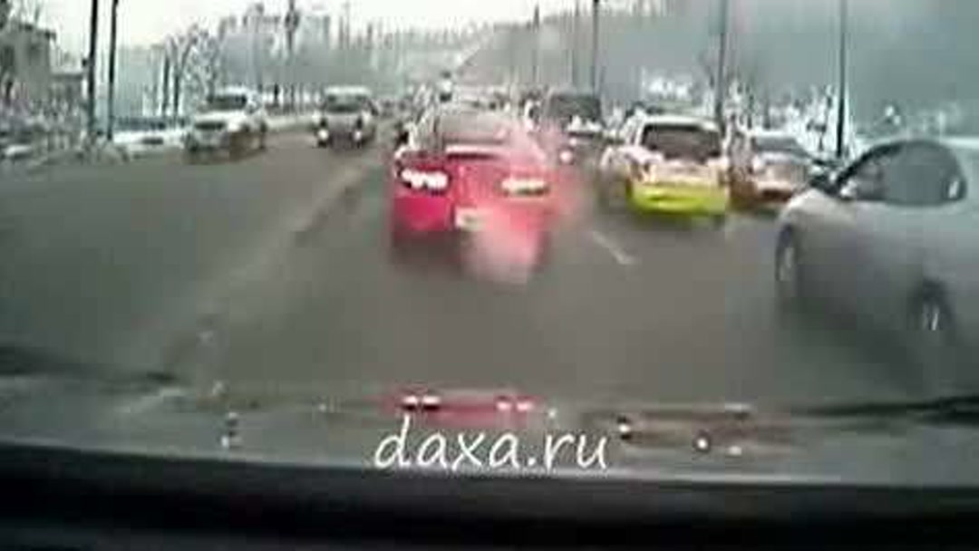 行车记录仪的记录,看得人都不敢开车了