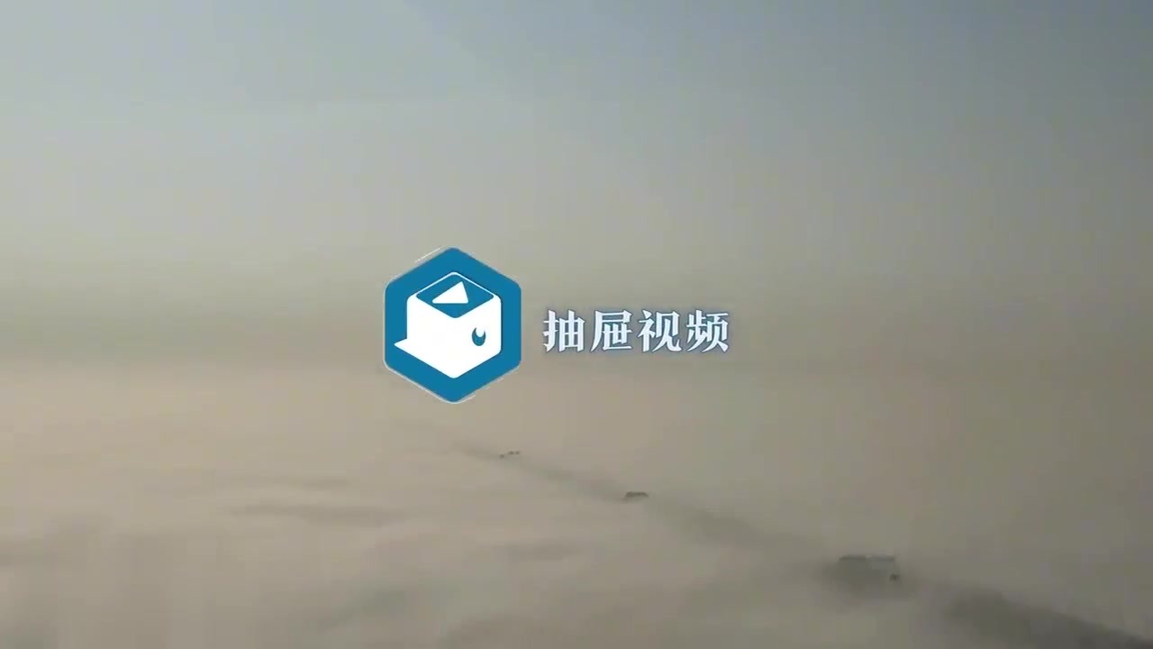 杭州湾跨海大桥遇大雾太梦幻了,网友:孙悟空翻筋斗云?