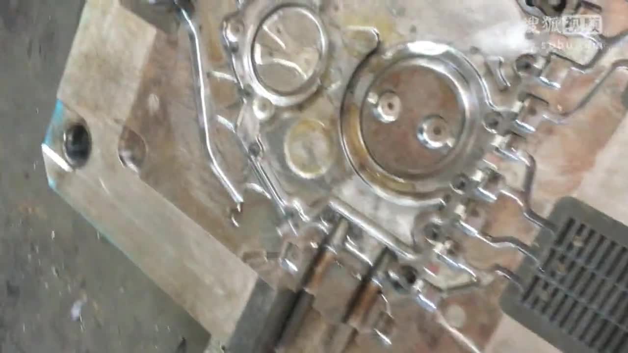 经典铝合金压铸模具结构大波浪集中排气,宁波君顺精密模具制造有限...