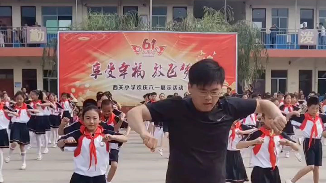 小学生早操舞好看视频