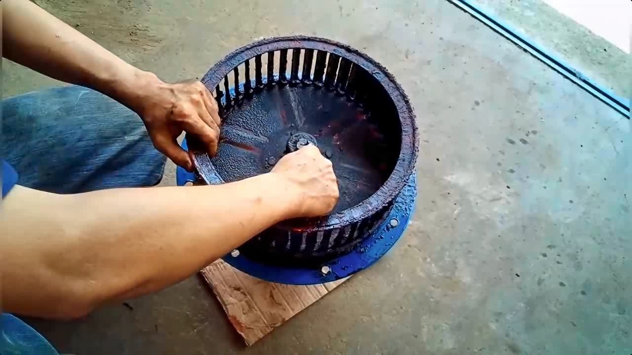 电机前面这东东这么大,要怎么拆出来,方法对就很容易拆卸