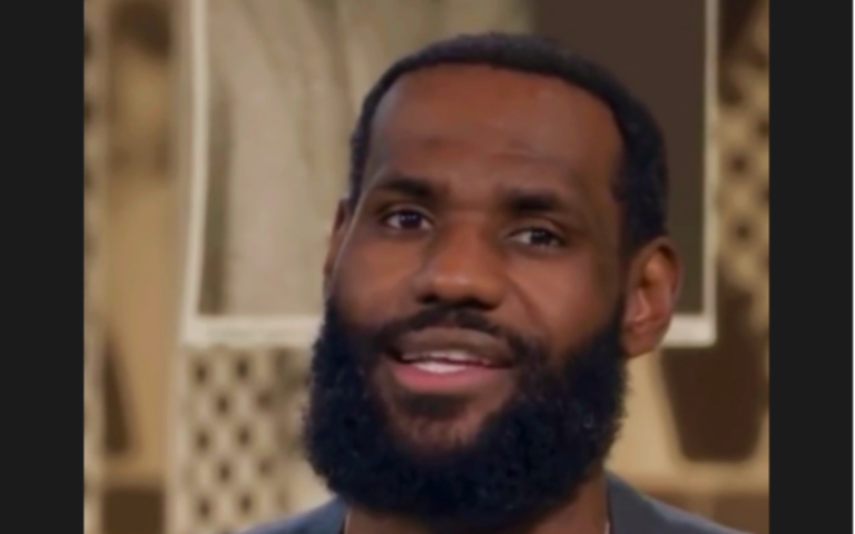 詹姆斯寄语2020级毕业生:记住一件事,你们都是皇帝和王后。