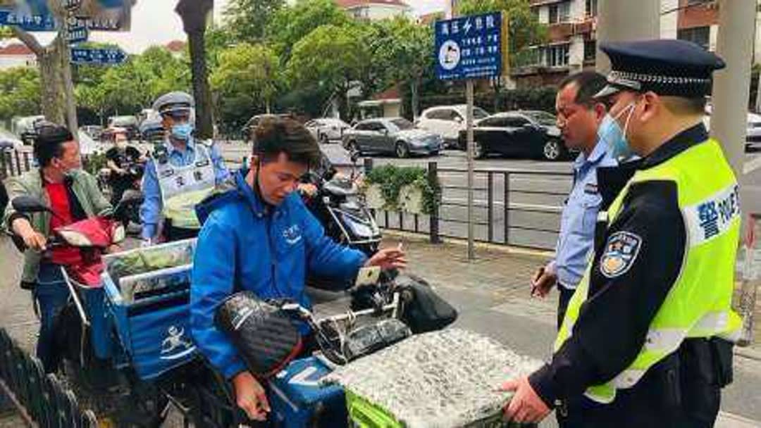 车主们注意了,摩托车、电动车违章,一旦查到直接处罚!