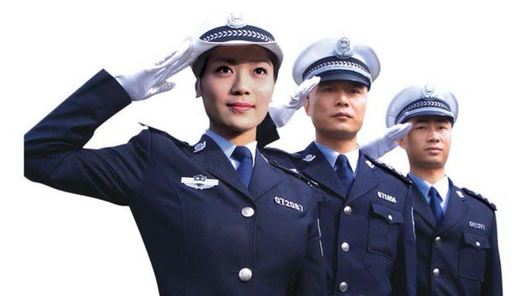 贵州盘州市再现活雷锋,一个普通的交通协警一生干了不平凡的事