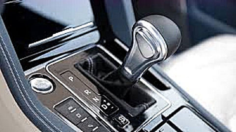 手自一体车下长坡,用D挡还是手动模式?老司机告诉你答案