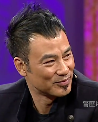 警匪男神任达华惊悚表演:口内含5片锋利刀片演小偷