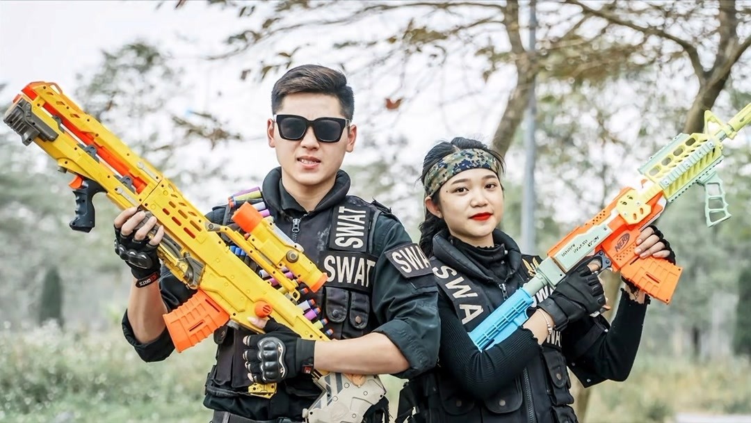 真人CS·:超大的玩具枪游戏,你玩过吗?