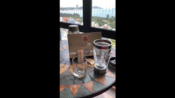 来自深山老林,喝一杯铁皮石斛粉[爱心]待着不动