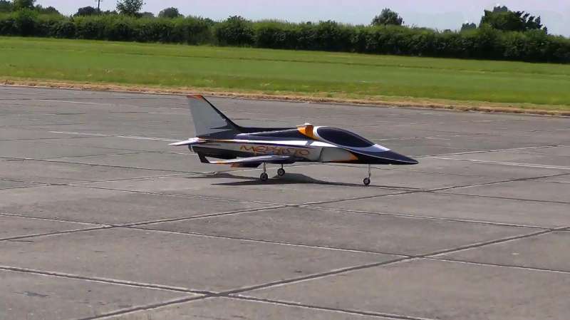 RC模型:这架飞机真霸气,操控技术没毛病,今天真是大开眼界