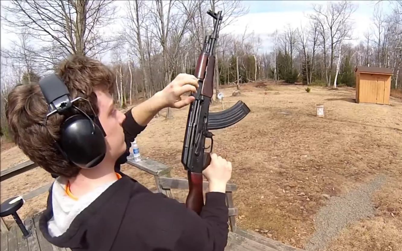 CSGO游戏与现实枪械真实结合,三大主战步枪,极致射击体验