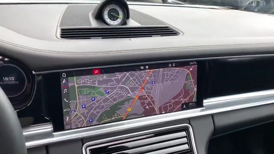 新买的19款保时捷帕拉梅拉Sport,打开车门和全景天窗,太酷了!