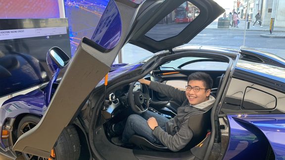 全球最贵赛车模拟器,迈凯轮魔改而来,就在伦敦微软商店