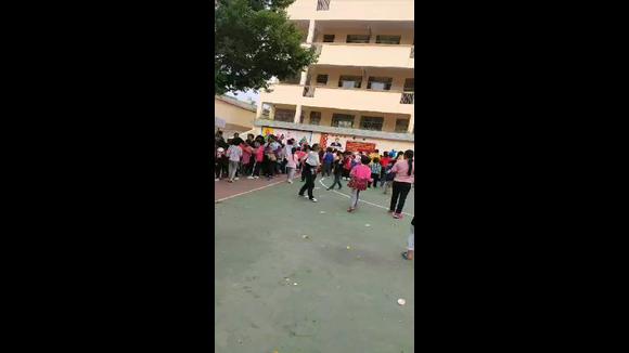 学校的义卖活动