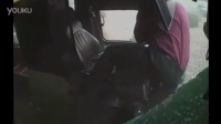 车载记录仪实拍车祸一幕