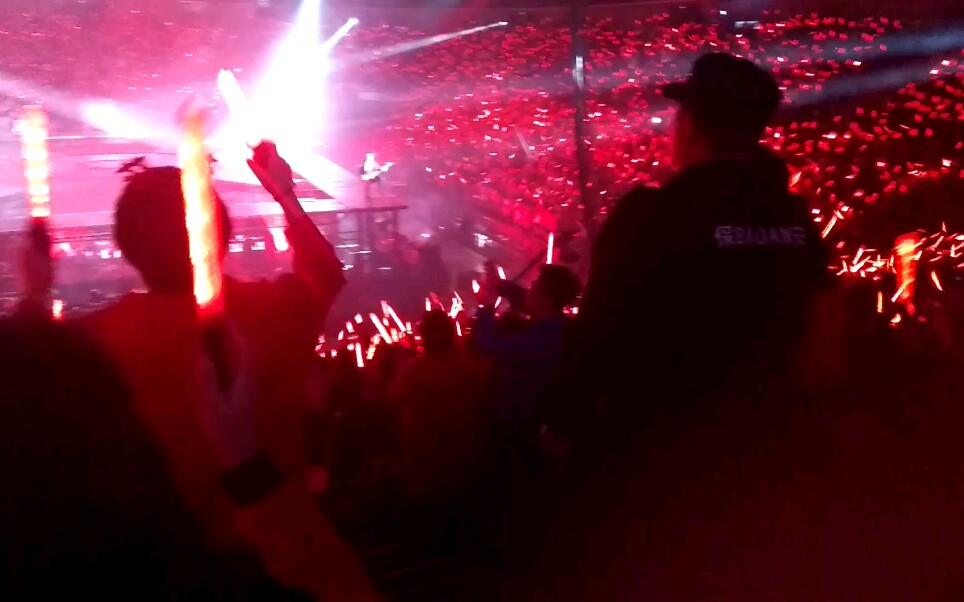 华晨宇《我管你》2017北京演唱会现场片段