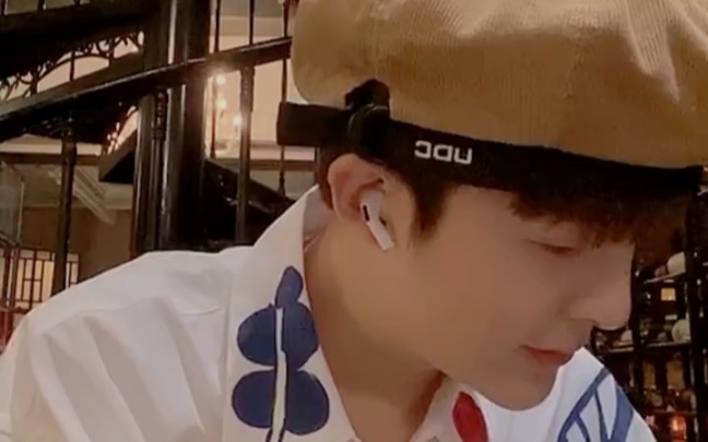 【UNINE 管栎】“记得看翰翰 新新 希希的精彩表现哦”超暖的栎栎( ...