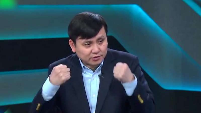 张文宏给小朋友讲病毒防控:医生也会害怕,披上战袍就不怕!