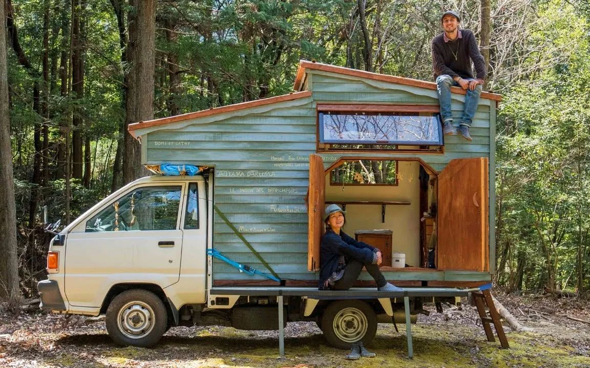 夫妻受禅宗启迪设计建造了移动小屋环游日本