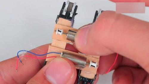 废弃打火机你是不是直接扔掉了 牛人这样处理可以当焊笔用