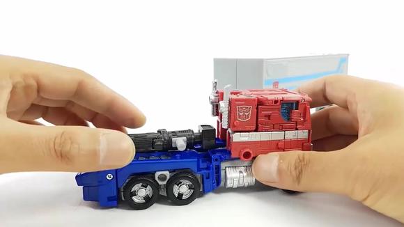 擎天柱大卡车,车厢模型玩具变形金刚